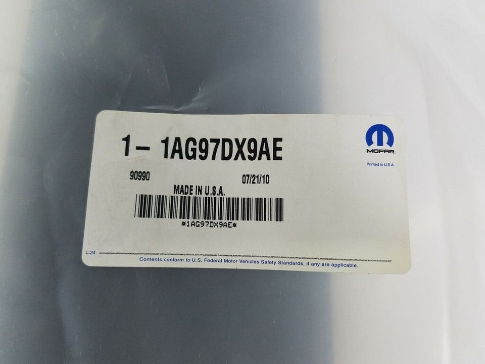 OE MOPAR UPPER CENTER WINDSHIELD MOULDING 11-18 JEEP WRANGLER JK MODELS ...