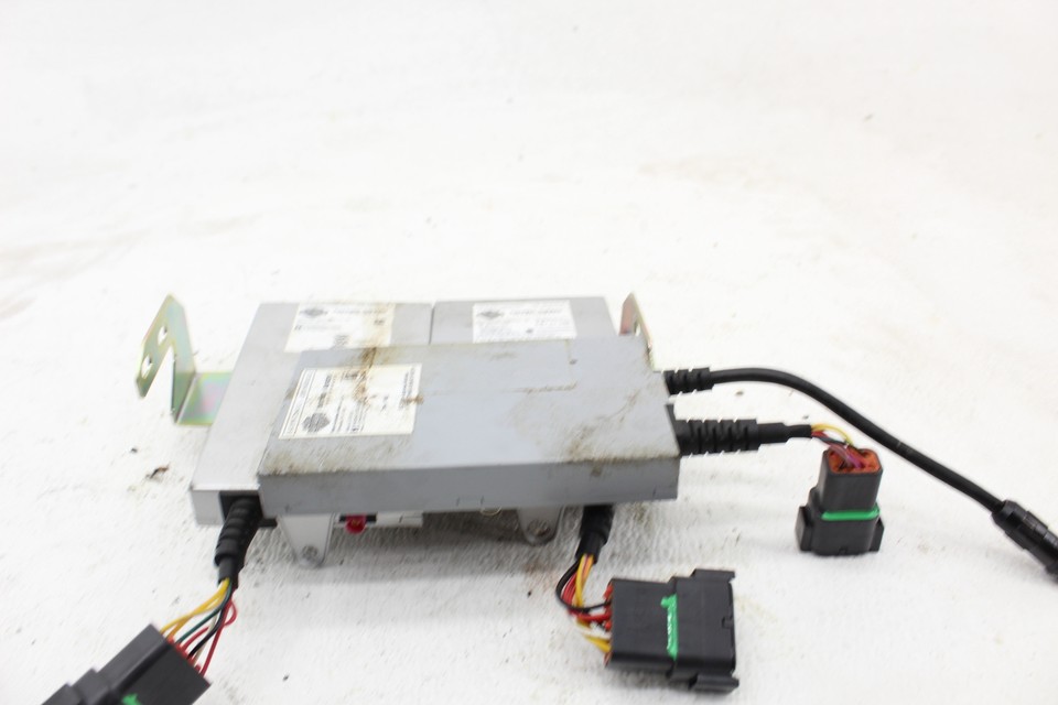 06-13 Harley Davidson Touring Electra Road Street CB ipod XM Module w ...