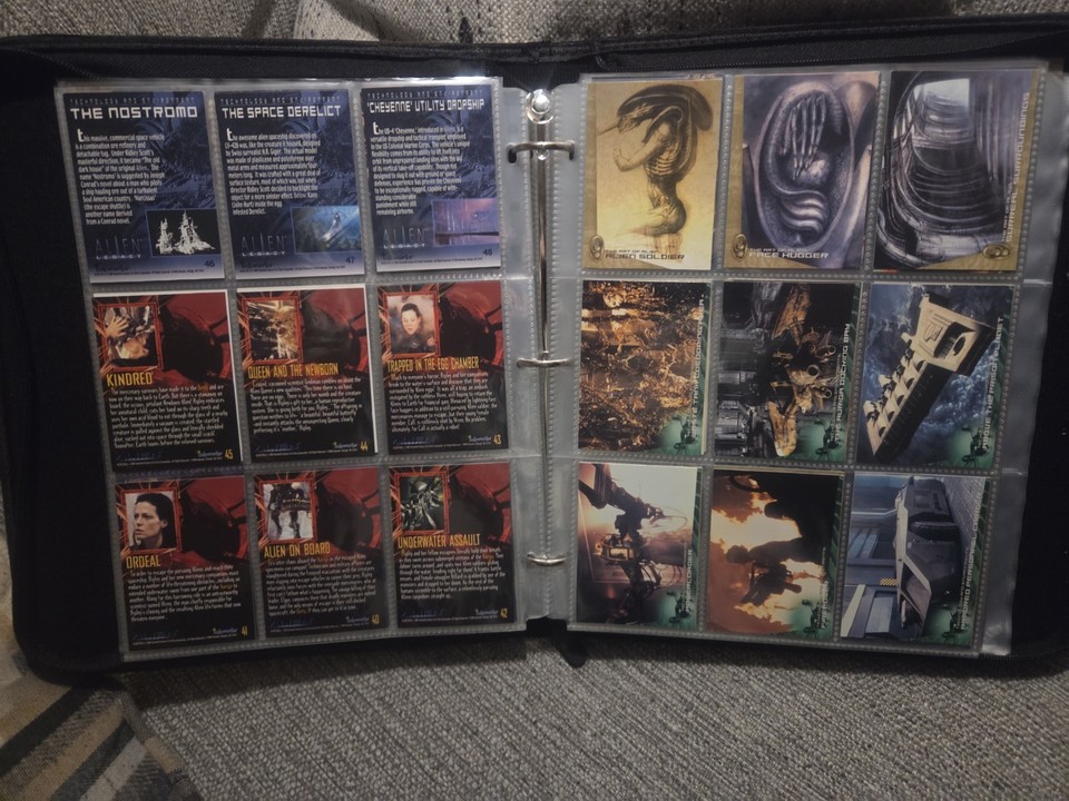 ALIEN COLLECTOR CARDS (250+) w/Embossed WY leatherette, Zip Binder ...