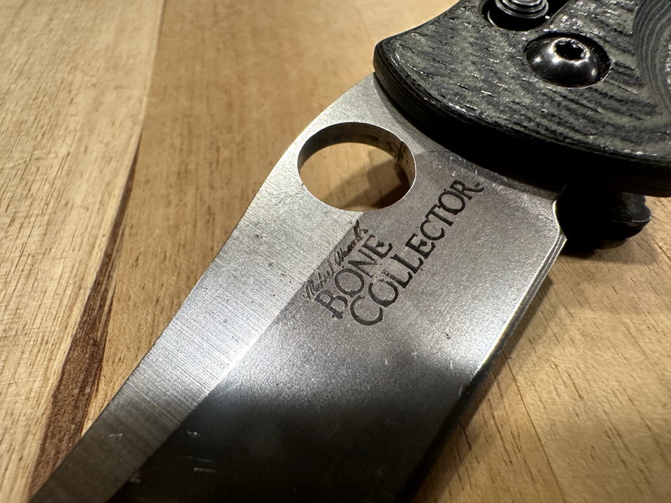 Benchmade Bone Collector 15030-1 2.95" D2 Black & Green G-10 Axis Lock ...