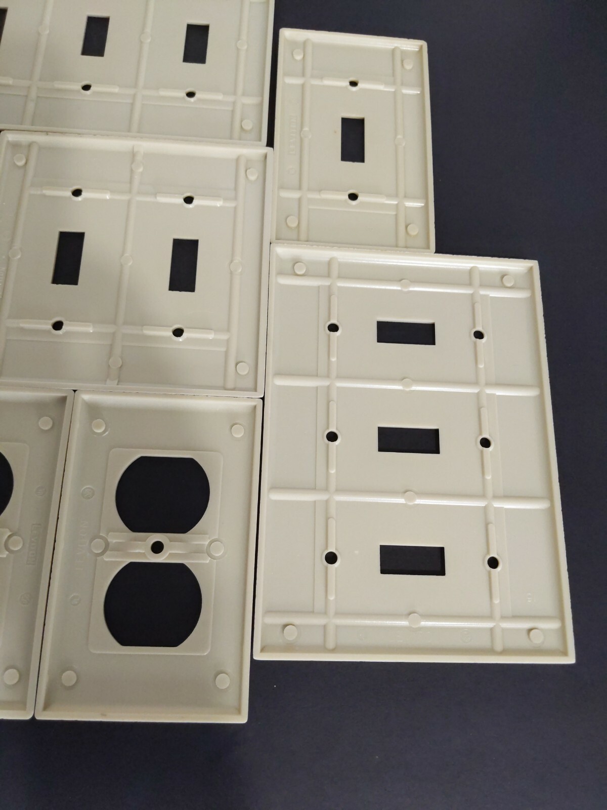 VINTAGE ART DECO LEVITON SMOOTH BAKELITE SWITCH PLATE OUTLET COVERS ...