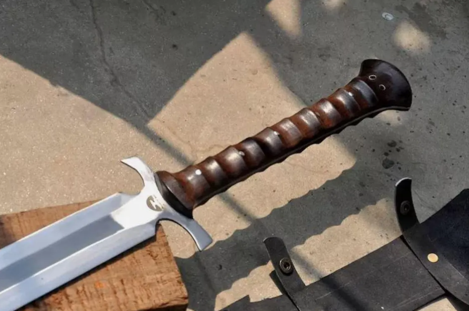 Handmade 32 inches 5160 Carbon Steel Hunting/ Camping Sword with ...