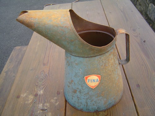 VINTAGE FINA 1 Gallon measure Oil jug can petrol Paramount Basildon ...