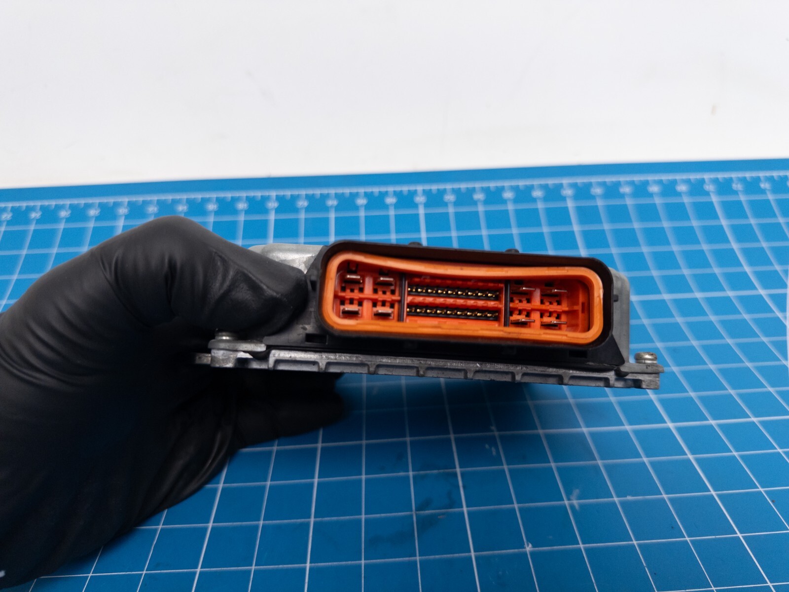 08-13 INFINITI G37 VQ37VHR engine VVT VARIABLE VALVE CONTROL MODULE ...