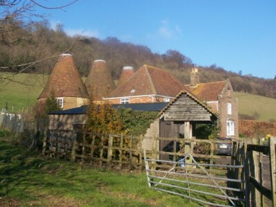 Photo 6x4 Court Farm Oast, Upper Halling On Pilgrims Way. As seen from ...