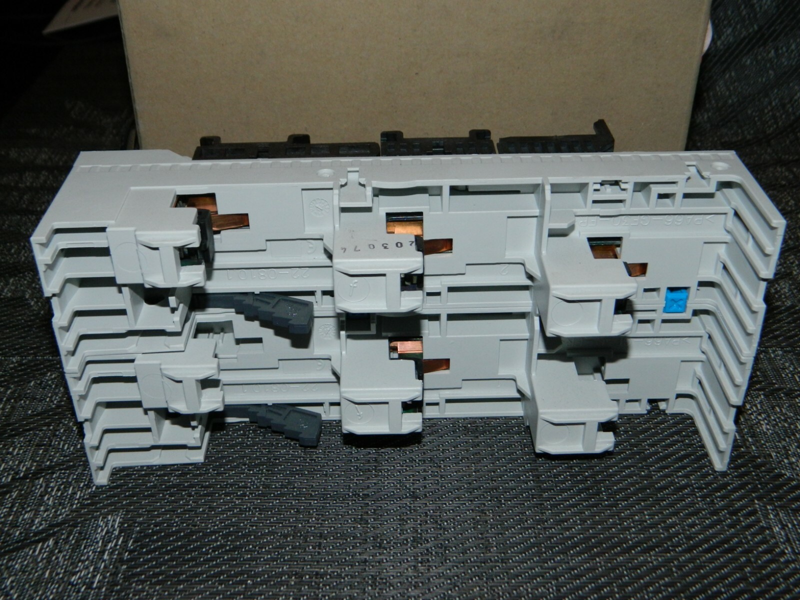 NEW EATON BBA0R-32 101454 EATON ELECTRIC Busbar adapter, 90mm, 32A, 2TS ...