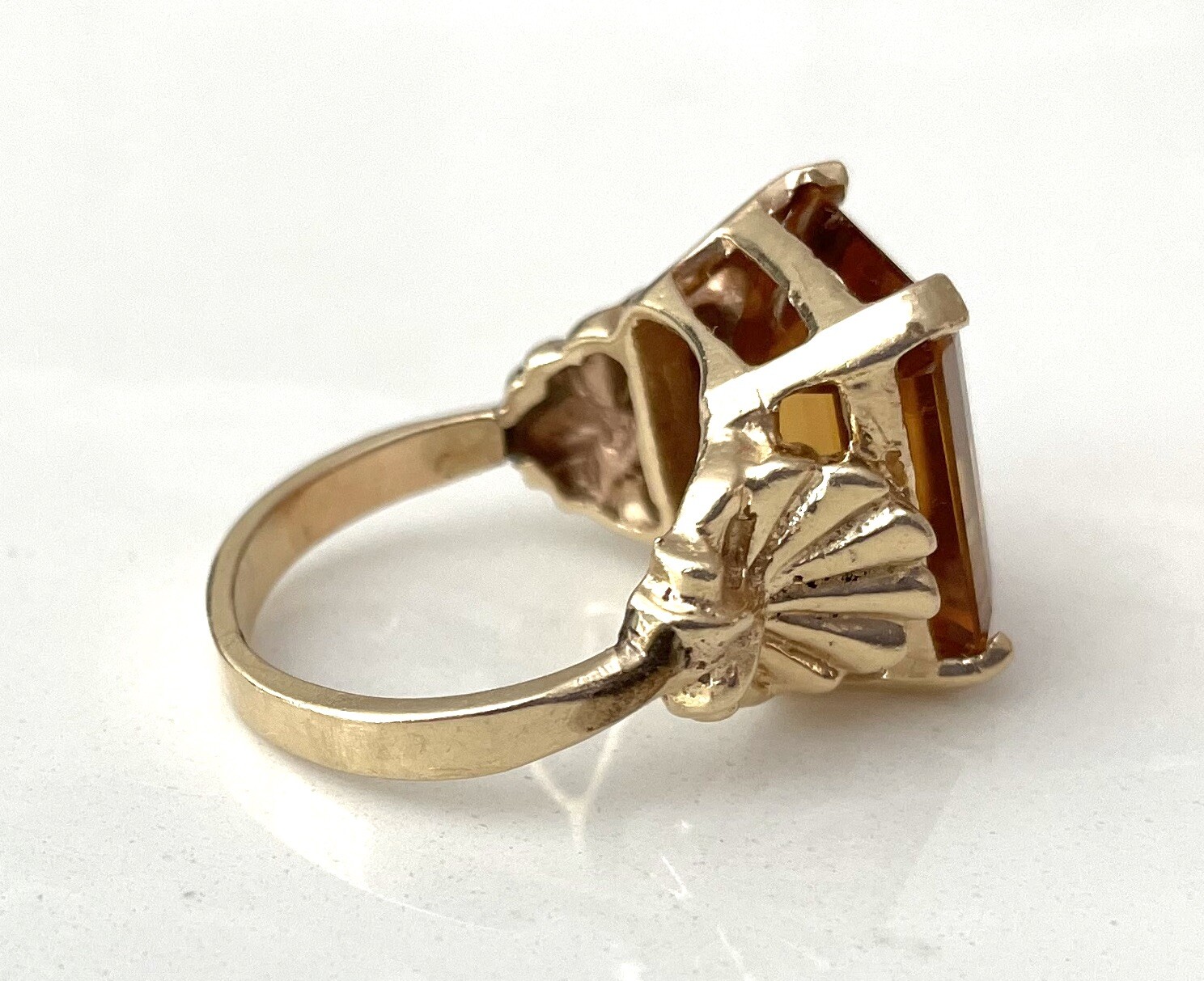 14k Yellow Gold Shell Pattern Emerald Cut Citrine Lad… - Gem