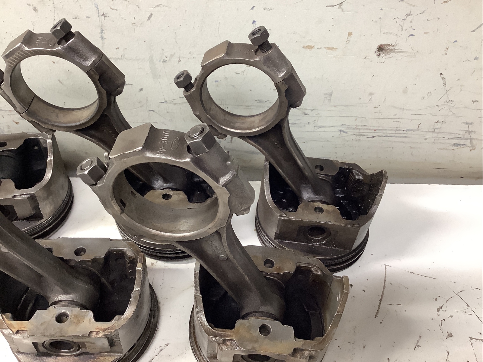 FORD 302 CONNECTING ROD & PISTON ASSEMBLY. C8OE-A ROD D3OE-6110-BB ...