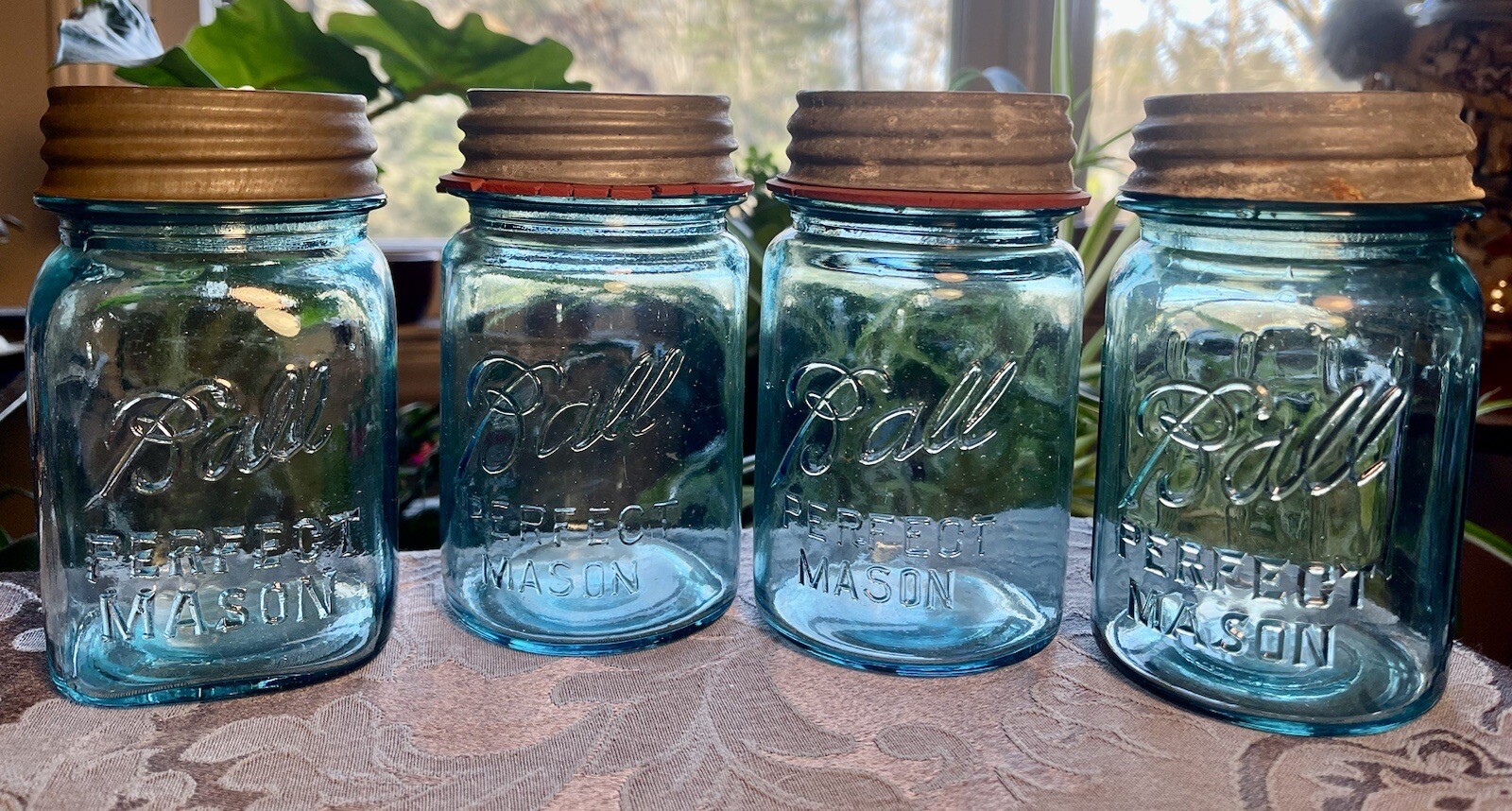 Lot of 4 Ball Perfect Mason Pint Fruit Jars Tin Lids | eBay