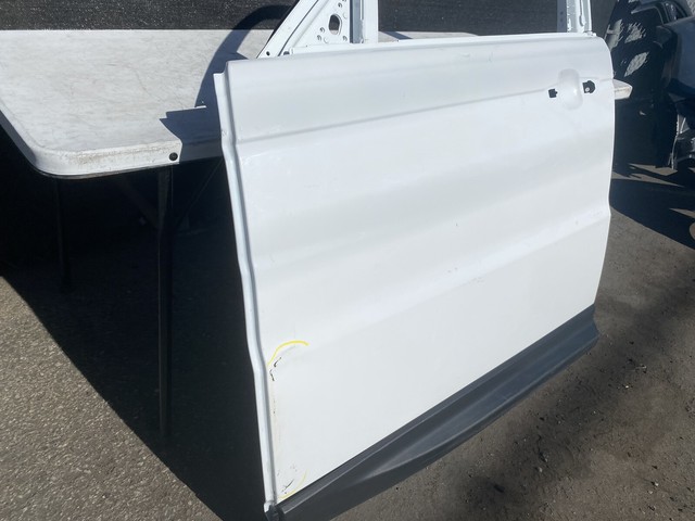 2015 Land Rover Range Rover Sport SE OEM Left Driver Side Door LR044227 ...