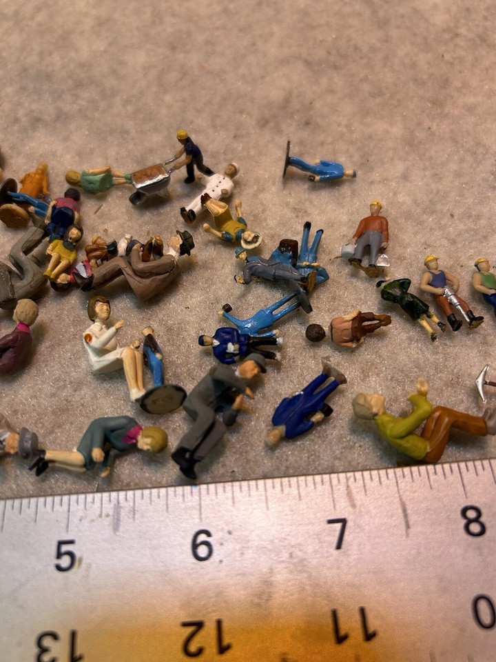 Lot of People/Figures misc. Layout detail items N OR HO scale NOT SURE ...