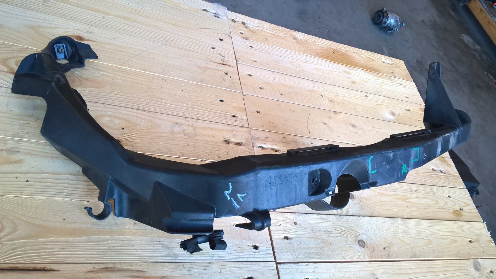 06 - 09 BMW E90 E91 3 SERIES HEADLIGHT BRACKET ARM HOLDER LEFT SIDE ...