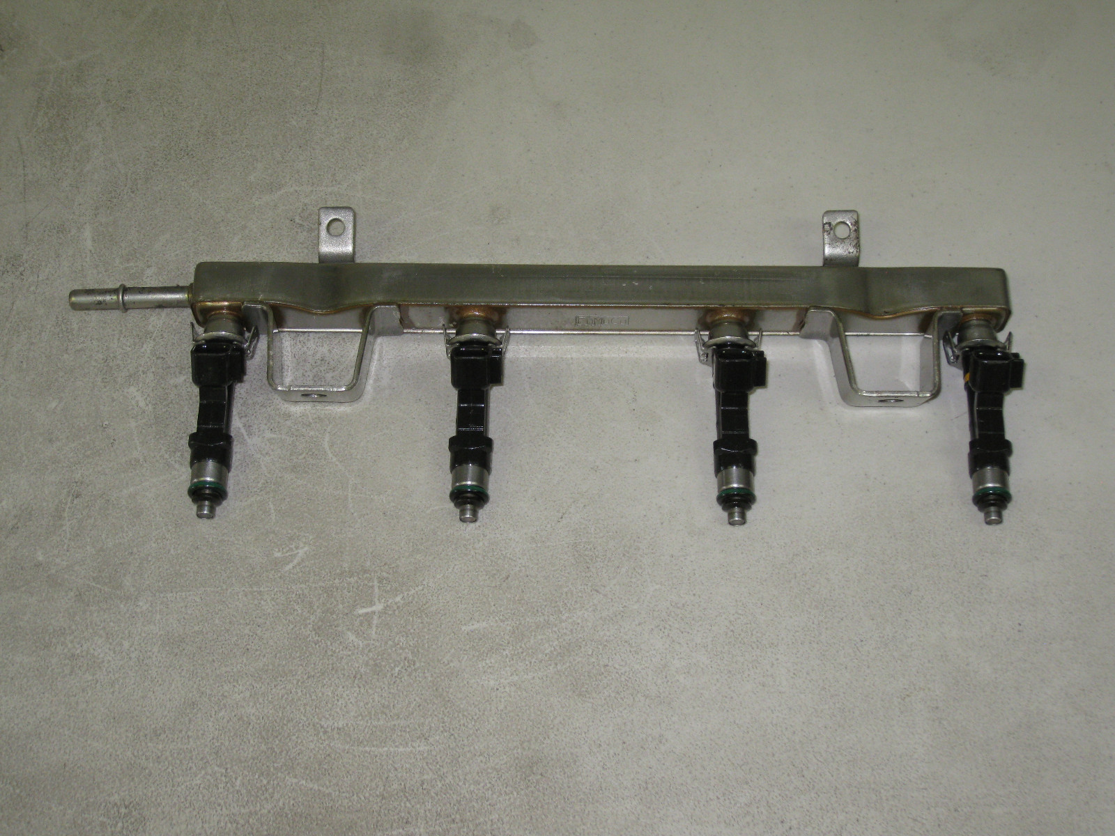 06 07 08 Mazda Mazda3 2.0L Mazda6 2.3L 4 Cylinder Fuel Injectors & Rail ...