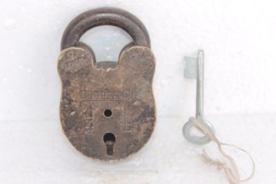 OLD VINTAGE BRASS LOCK WITH NEW KEY ANTIQUE HOME DECOR COLLECTIBLE | eBay
