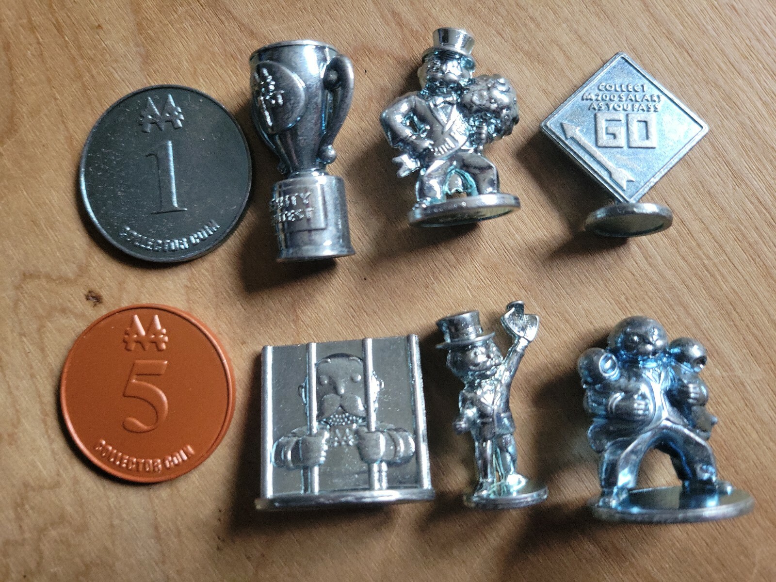 Hasbro Monopoly Surprise Tokens Series 1 lot of 8 mr monopoly ...