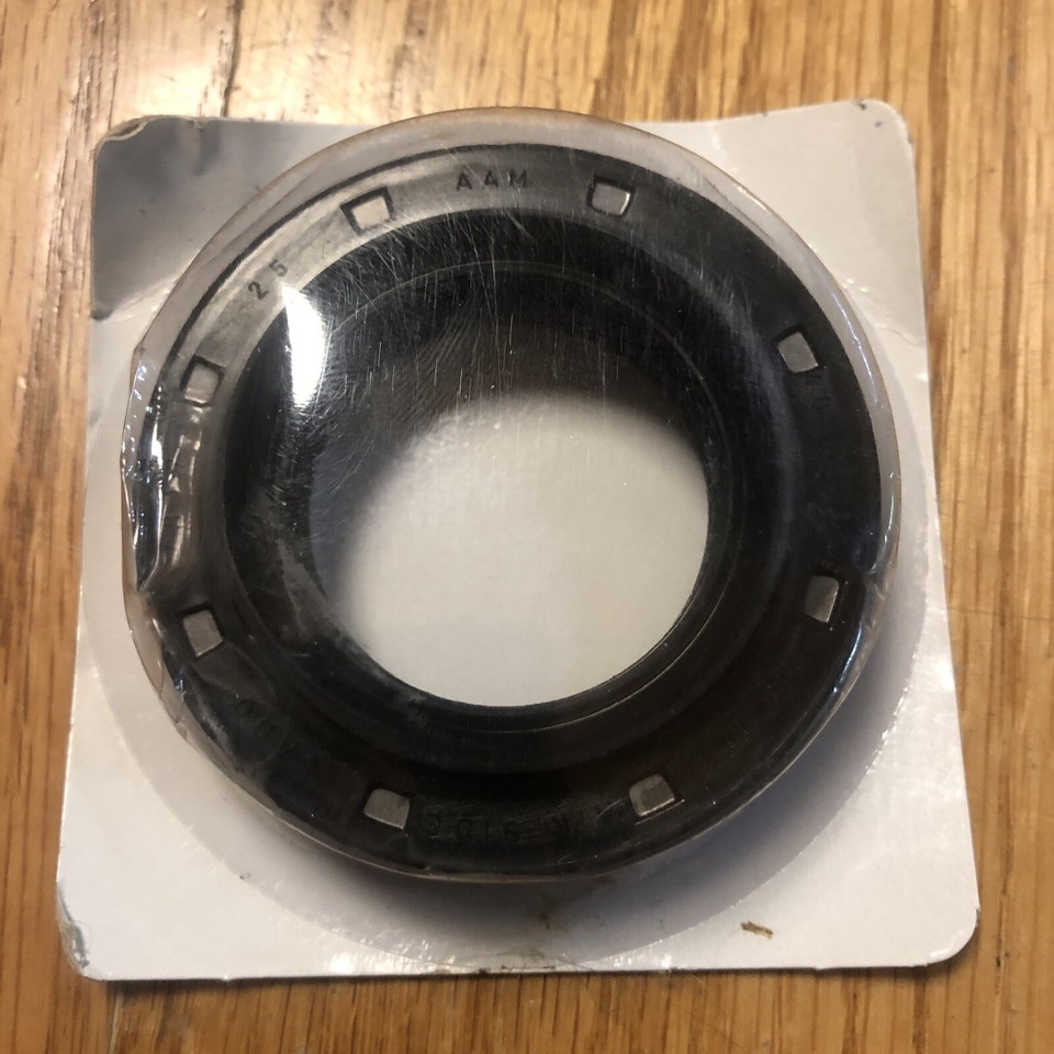 NEW GM OEM AXLE SEAL 12479302 CHEVROLET GMC OLDSMOBILE B99 | eBay