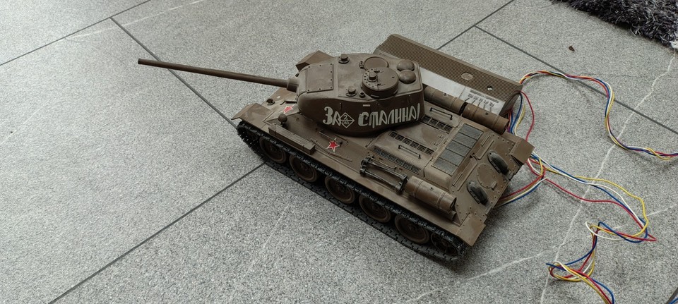 Tamiya 35138 1:35th Scale T34/85 Russian Tank Model Kit | eBay UK