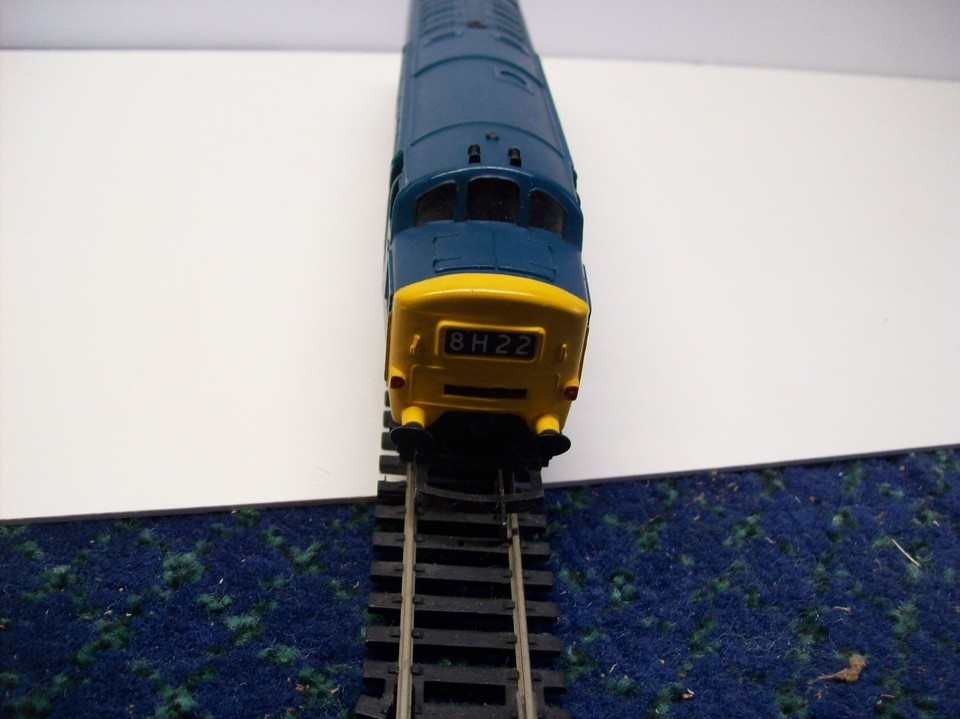 HORNBY OO Gauge, Class 37 BR Blue Class 37 DIESEL CO-CO, 37130 (running ...