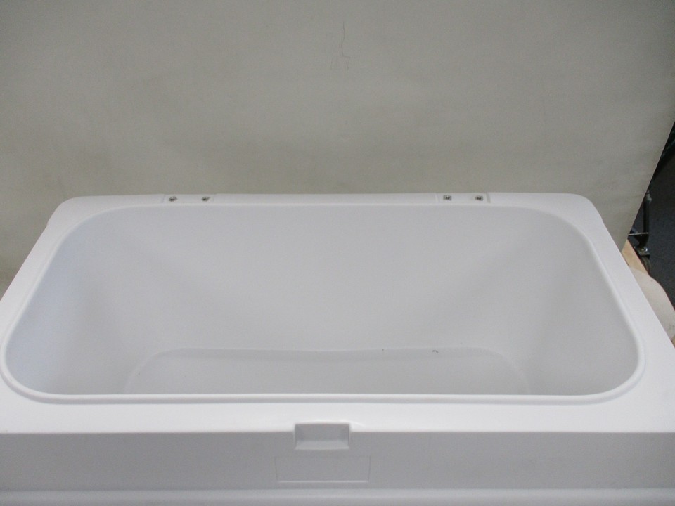 MOELLER WHITE 72 QT SWING BACK COOLER / LIVEWELL SEAT BASE ST2200 ...