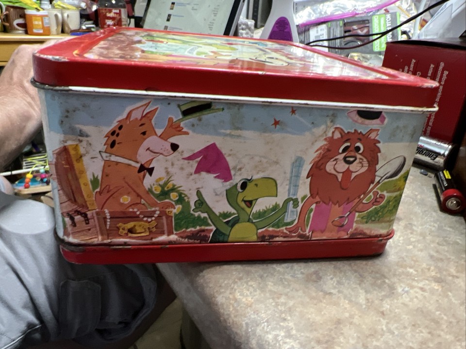 1963 Cartoon Zoo Lunch Chest Metal Hanna Barbera Lunch Box Comic Strip ...