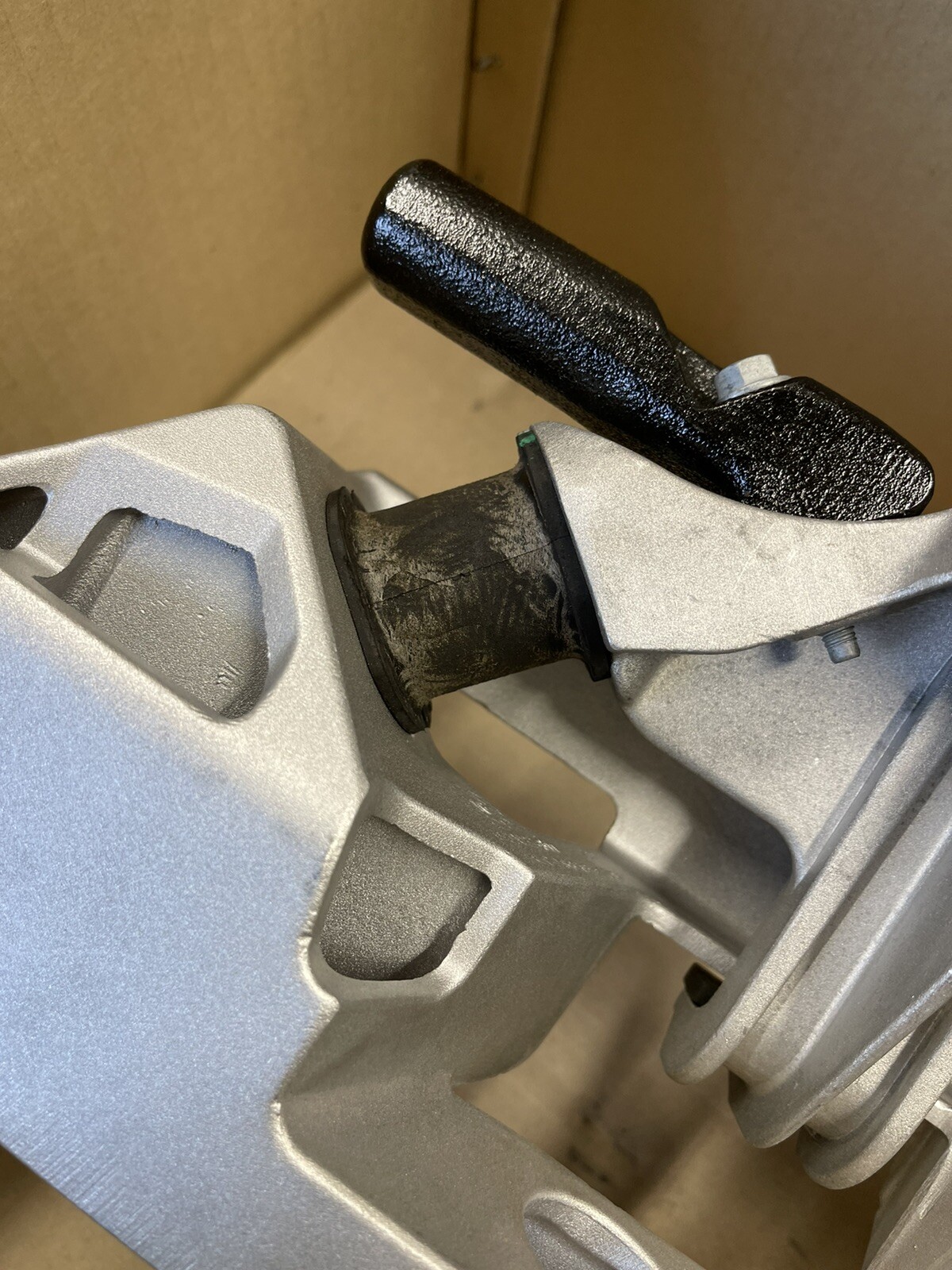 Cadillac GM OEM 16-18 CT6-Transmission Mount 84049784 | eBay