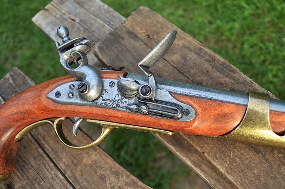French Napoleonic Era Cavalry Flintlock Pistol - Lewis & Clark - Denix ...