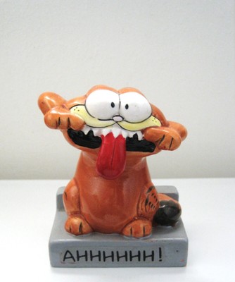 ENESCO 1981 'GARFIELD' FIGURINE - UNITED FEATURE SYNDICATE, INC. | eBay