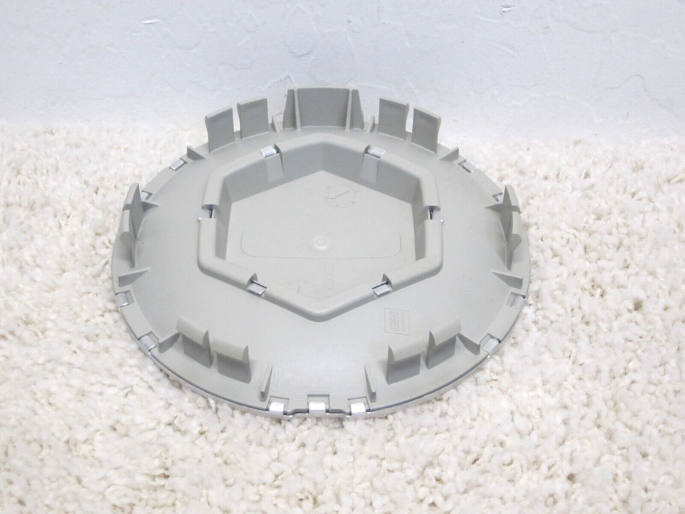 2004 - 2007 GMC ENVOY OEM 17" ALLOY WHEEL CENTER CAP 9595112 #2D-3 | eBay