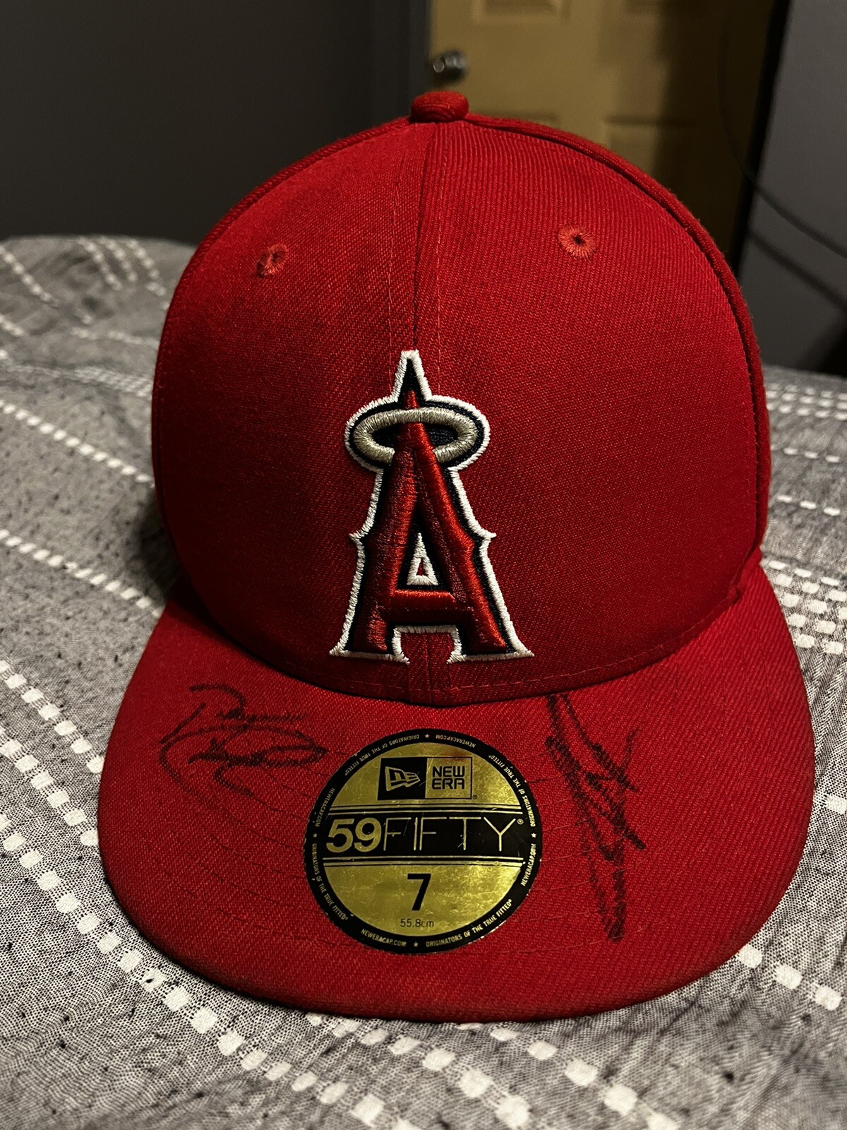 eslabon armado signed size 7 Angels hat - Gem