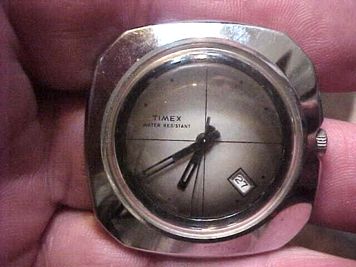 TIMEX VINTAGE SQUARE BODY WATER RESISTANT DATE WRISTWATCH RUNNER MCM ...