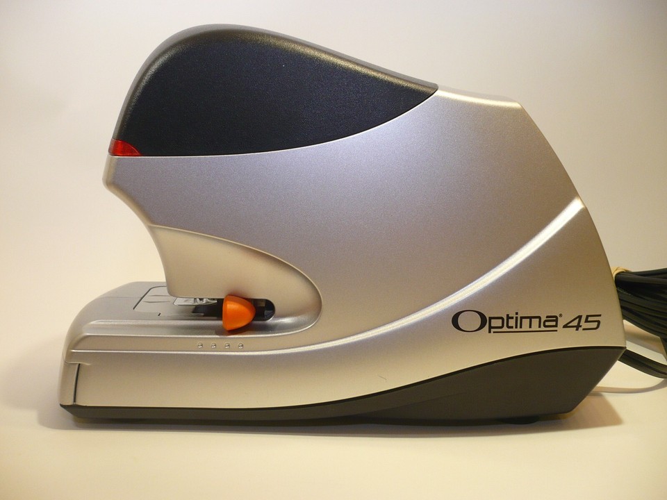 Swingline 48209 45-Sheet Capacity Optima 45 Electric Stapler - Silver ...