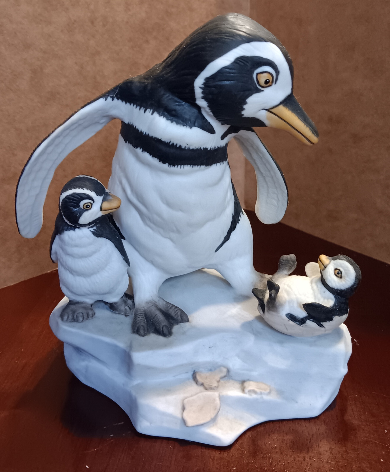 The Franklin Mint "WOW!" Family of Penguins Hand Painted Porcelain ...