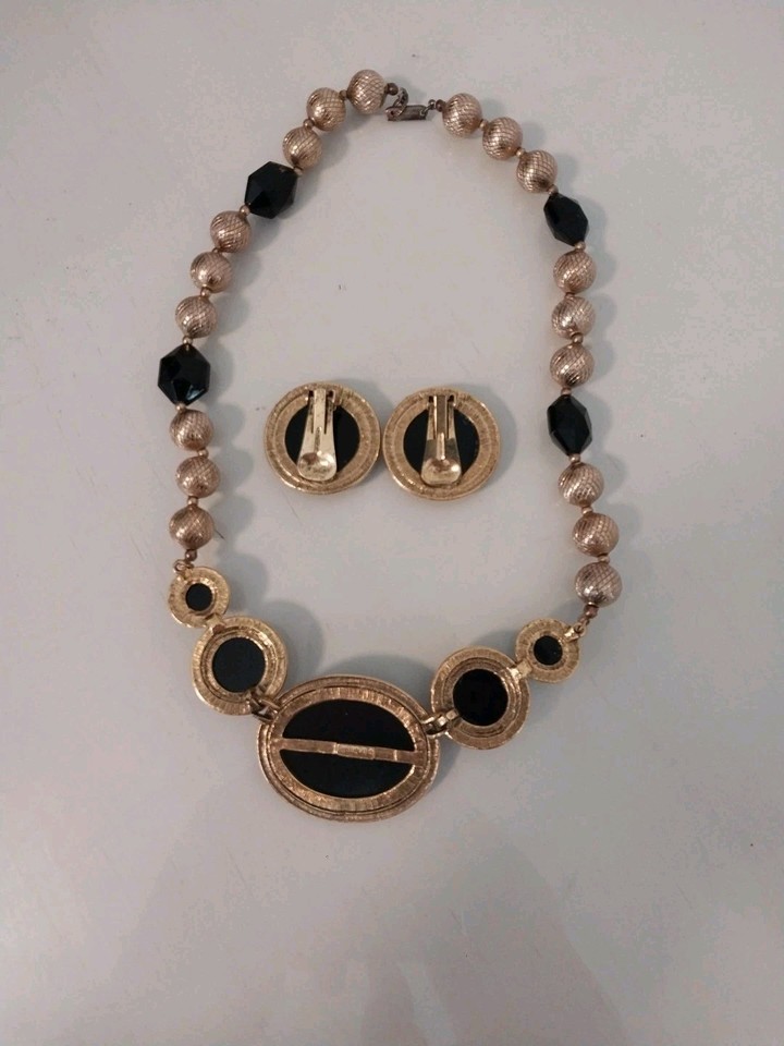 Dauplaise Necklace And Earrings Set Black Onyx And Gold Fashion Jewelry ...