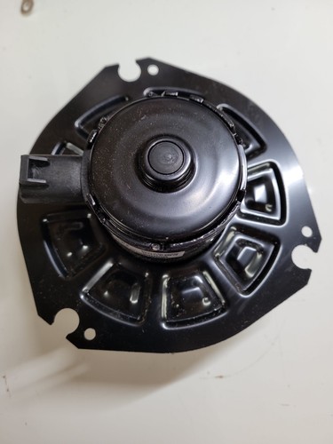 NEW GM OEM MOTOR- GENERAL MOTORS CHEVROLET GMC 84360848 | eBay