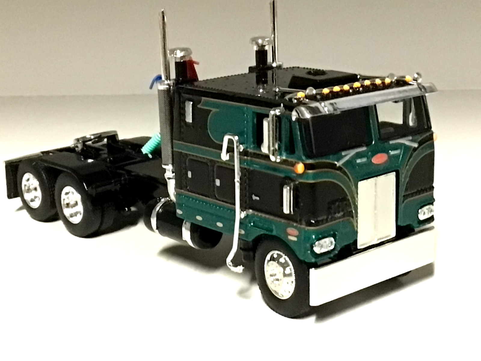 DCP 1/64 BLACK & GREEN 110" PETERBILT 352 LONG FRAME W/TEXAS BUMPER 1 ...