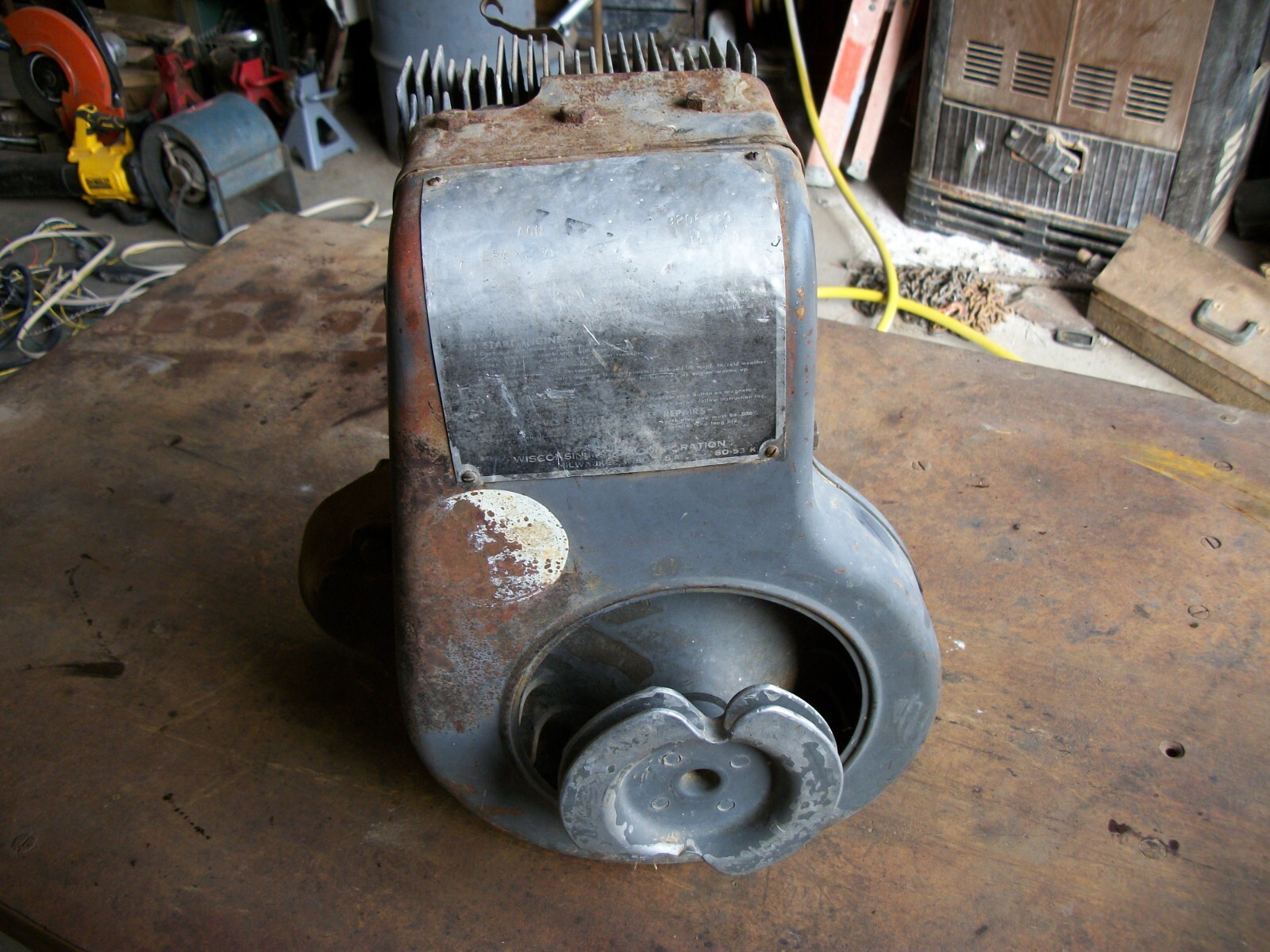 Wisconsin ACN Engine Turns Over Shroud Flywheel Throttle Head Selling ...