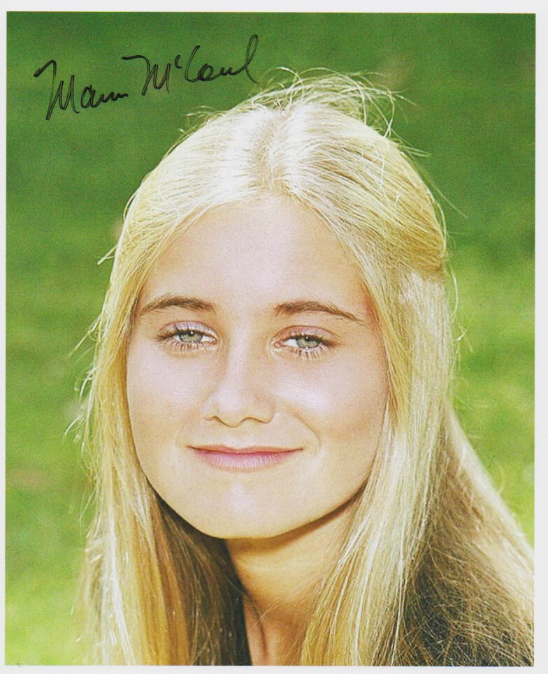 MAUREEN McCORMICK signed THE BRADY BUNCH 8x10 w/ coa BEAUTIFUL OUTDOOR ...