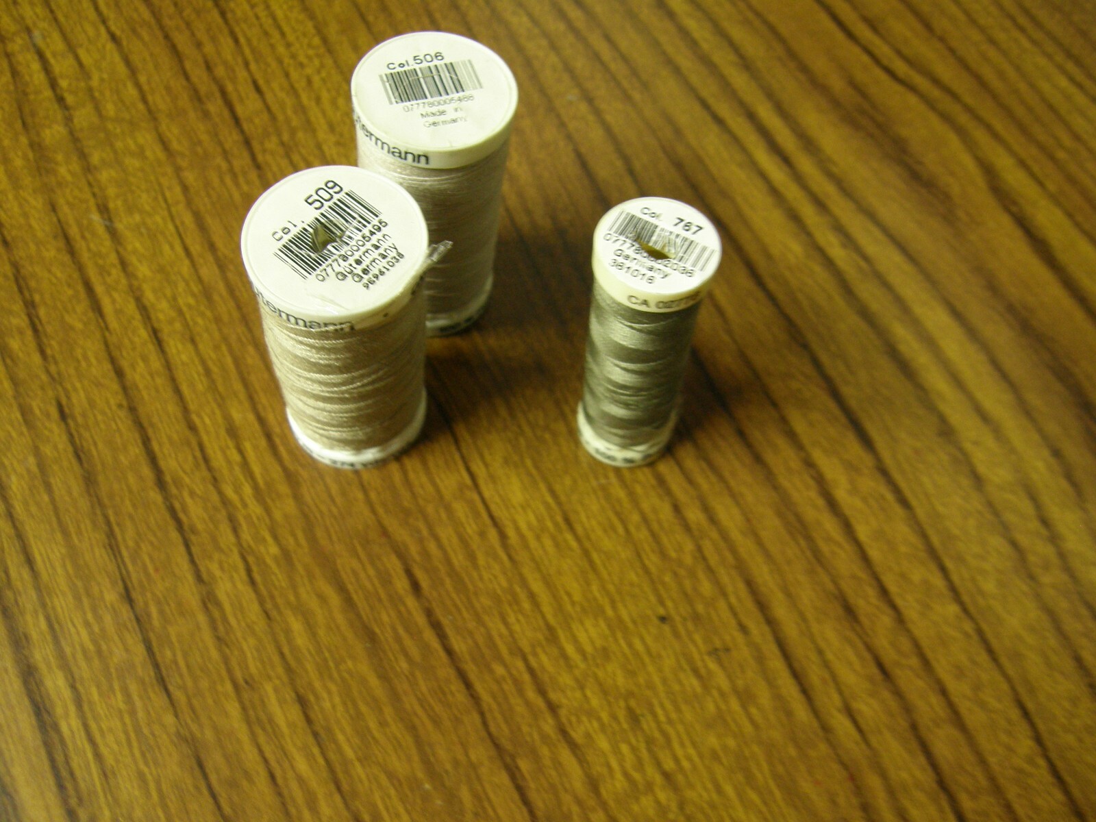 4301-1-lot-3-vntg-gutermann-spooled-thread-ca02776-shades-506-509