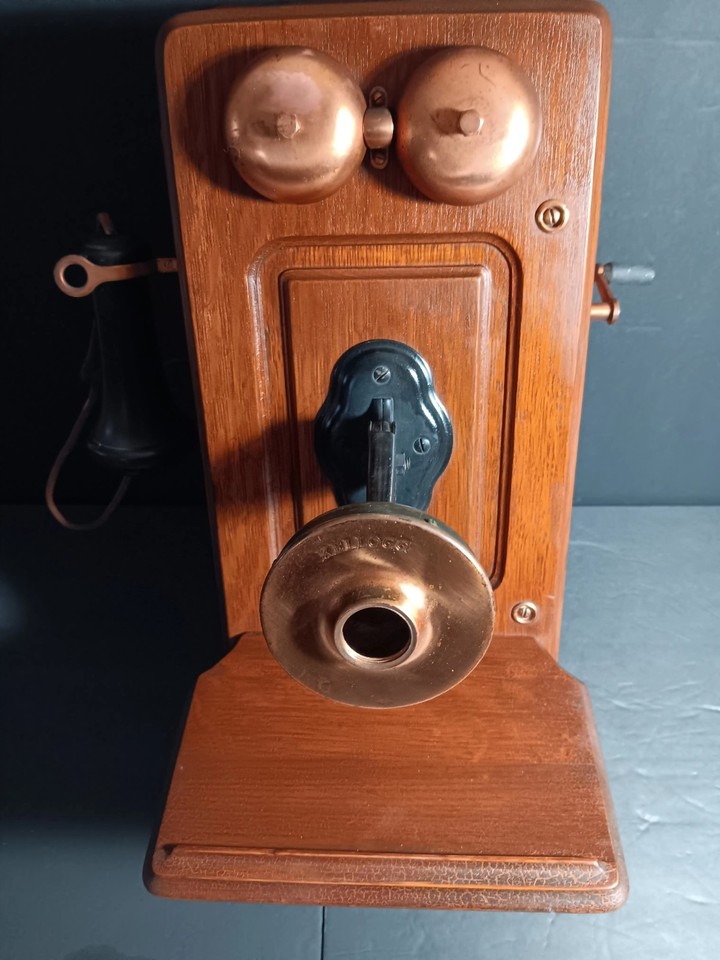 BEAUTIFUL 1900s ANTIQUE KELLOGG HAND CRANK OAK WALL TELEPHONE / PHONE ...