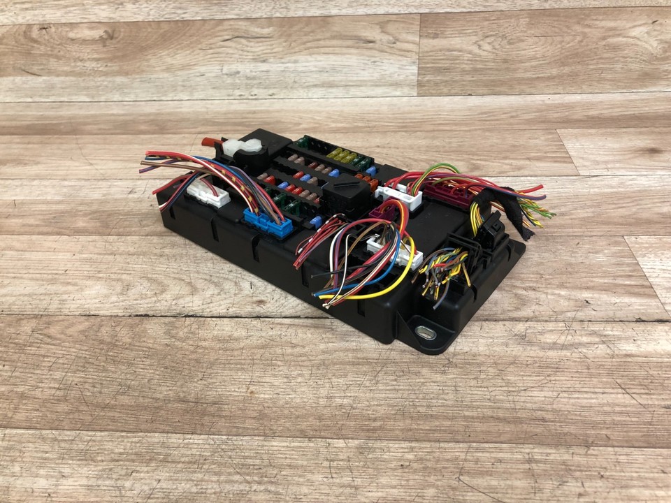 MINI COOPER OEM R56 FRONT SAM FUSE BOX RELAY FUSES RELAYS BLOCK 2007 ...