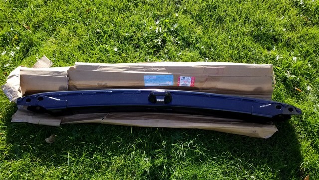 Land Rover Discovery 5 Rear Bumper Re-inforcement Lr080357 for sale ...