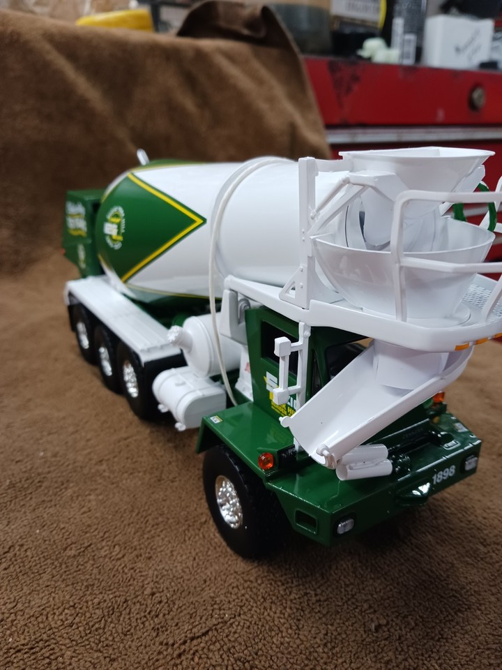 NEW HUGE SUZIO CONCRETE DIECAST METAL OSHKOSH MIXER 125TH ANNIVERSARY ...