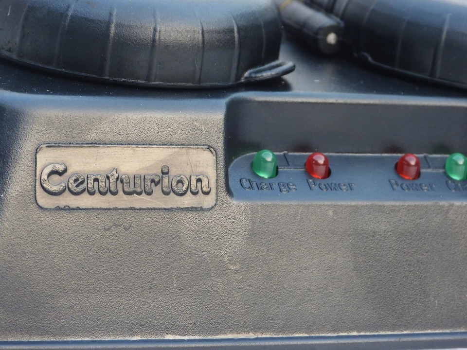 NOS CENTURION MODEL LC-333 RESCUE HAND LAMP DECK CHARGER UNIT 90-260VAC ...