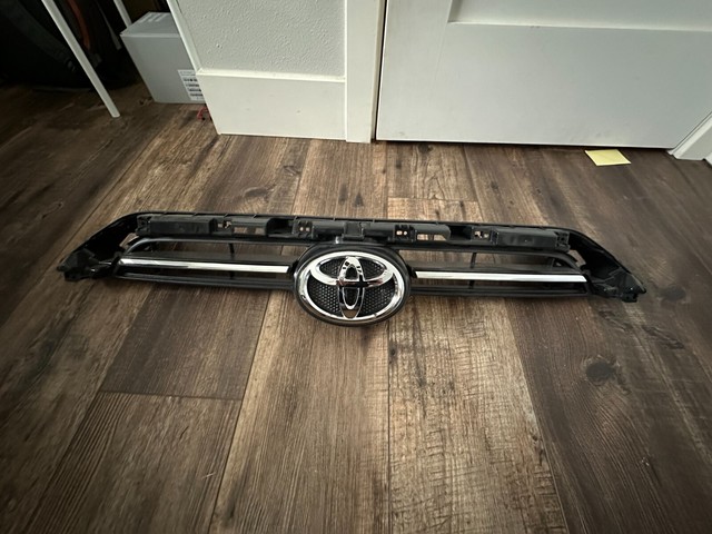 2020 Toyota 4runner OEM Front Radiator Grille Assembly 5310135100 for ...