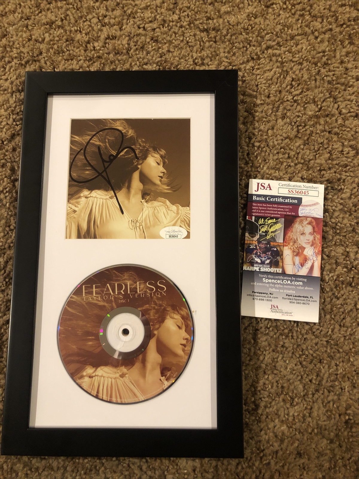 Taylor Swift Autographed Memorabilia | Signed Photo, Jersey ...