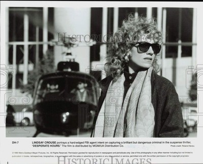 1990 Press Photo Lindsay Crouse stars as FBI agent in "Desperate Hours ...