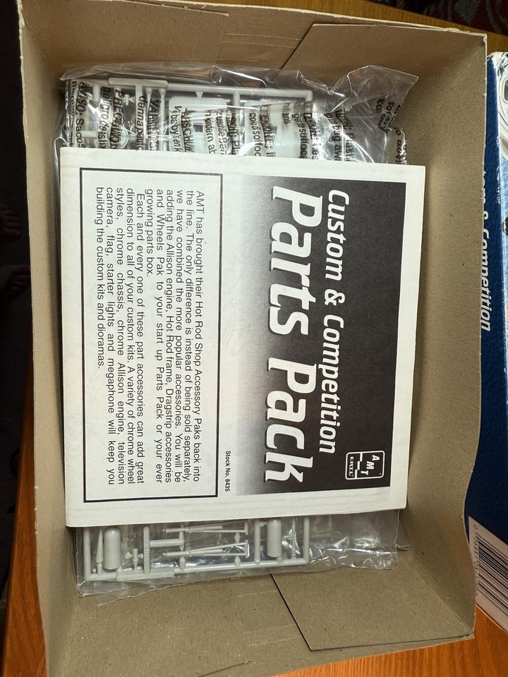 Custom & Competition Car Parts Pack Model Kit 1:25 AMT ERTL NEW Open ...