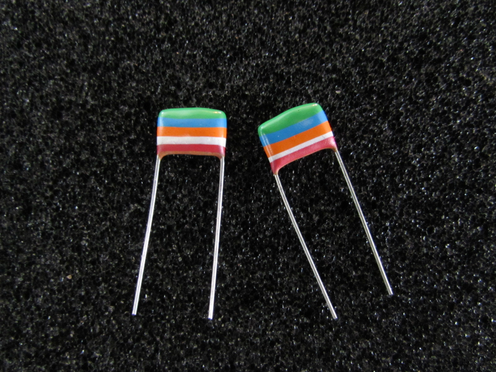 .056uF 56nF 56000pF 10% 250V Mullard Tropical Fish Capacitors RADIAL ...