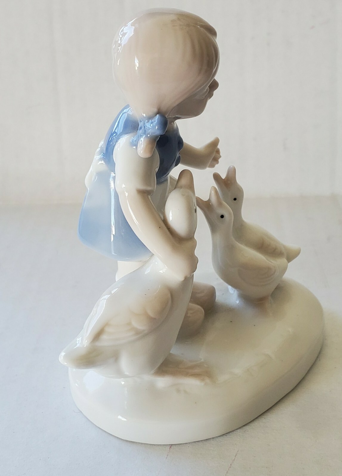 GIRL PEASANT GOOSE GEESE DUCKS PORCELAIN FIGURINE BLUE CROWN MARK DB | eBay