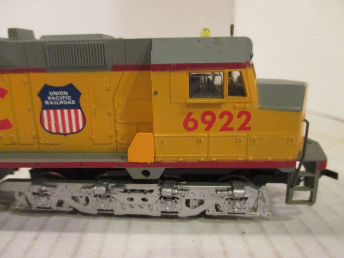 Union Pacific 6922 Super Size Sunday. UP 6900, A 6600 Horsepower